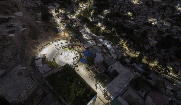 Une matinée timide à Carrefour-feuilles, le cadavre de Ti Greg reste ...
