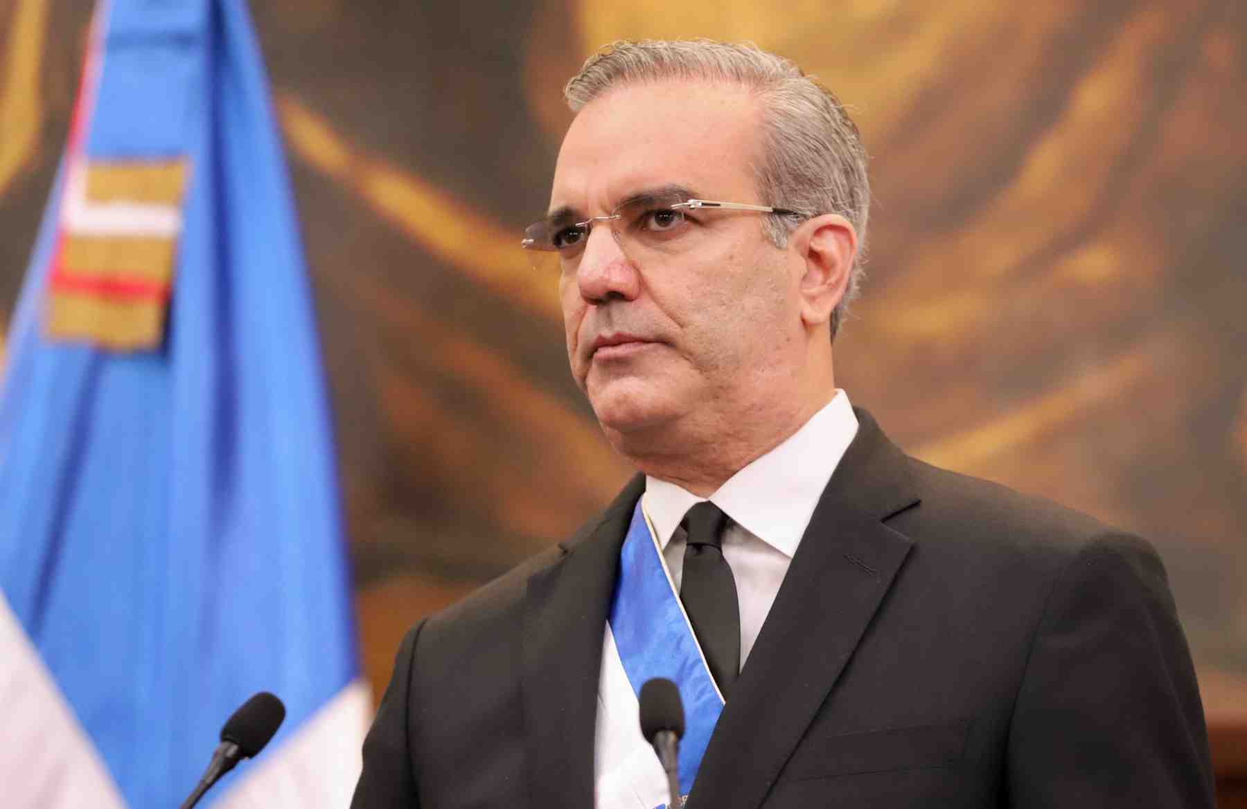 Des réactions haïtiennes après la décision de Luis Abinader contre ...