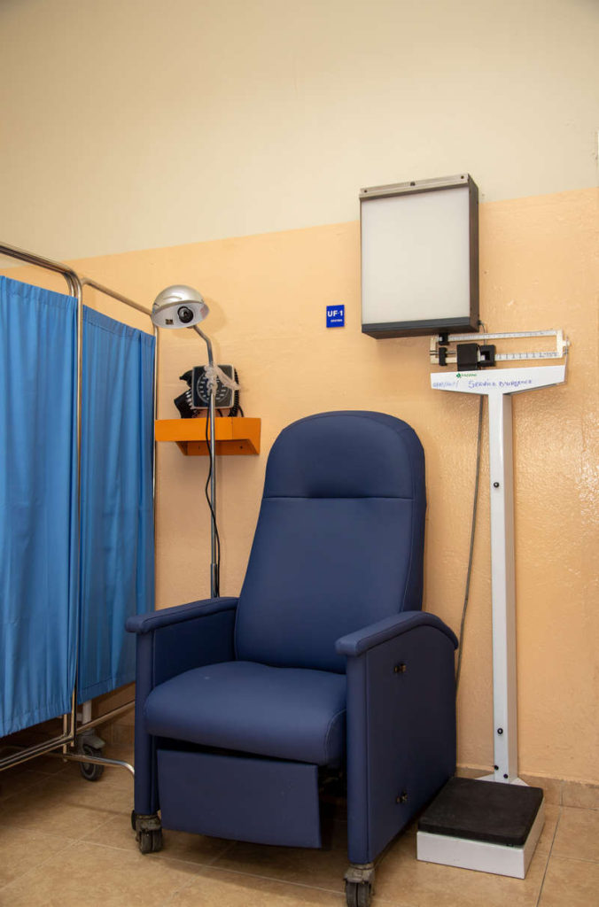 La salle d’urgence de l’hôpital de l’OFATMA de la Cité Militaire ...